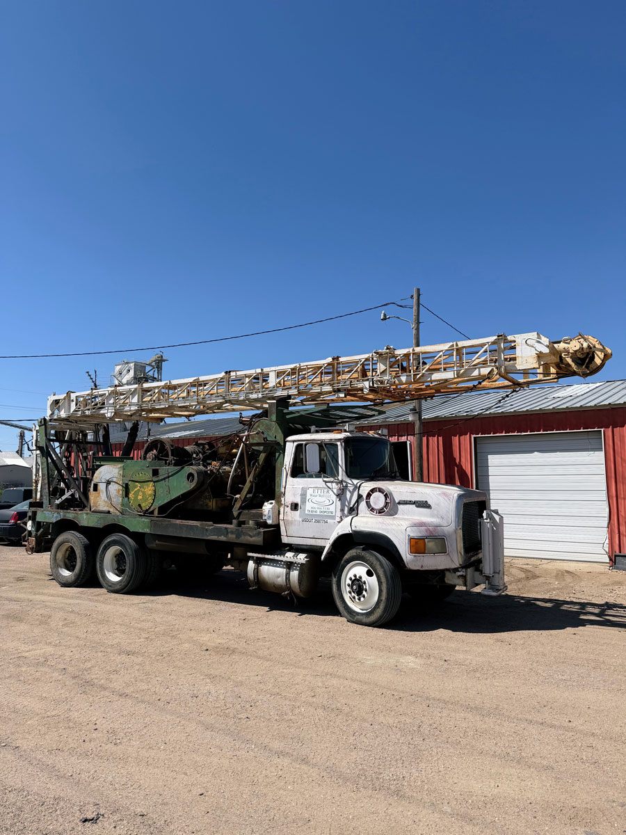 Wichtex C-60 Double Drum Workover Rig